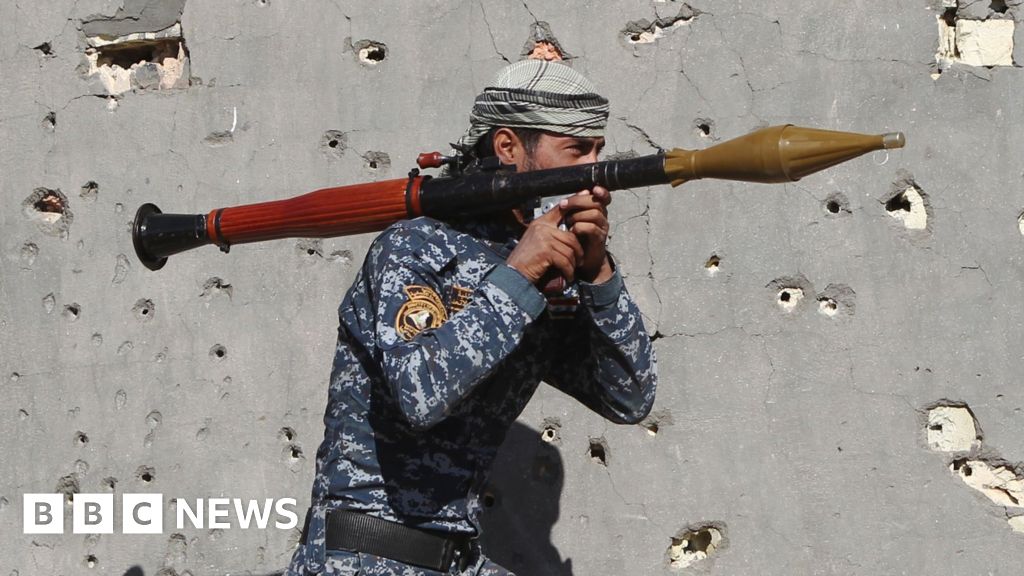 Iraqi soldiers killed by US coalition friendly fire - BBC News