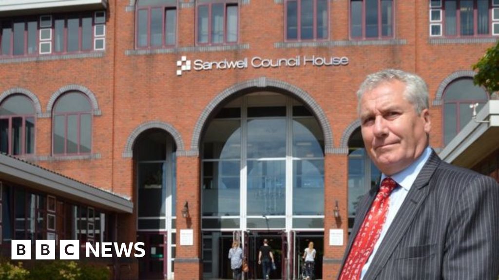 Labour Party suspends Sandwell Council leader Steve Eling
