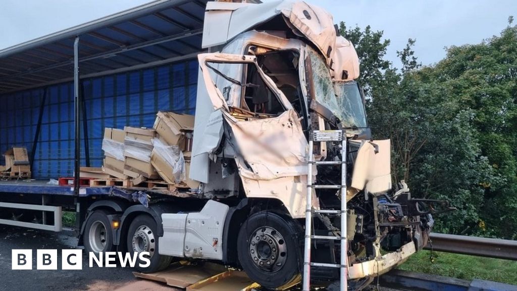 Three lorry crash causes diesel and oil spillage on M6 near Stafford - BBC News