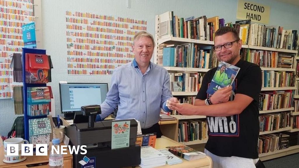 Royston gets first independent bookshop for 30 years - BBC News