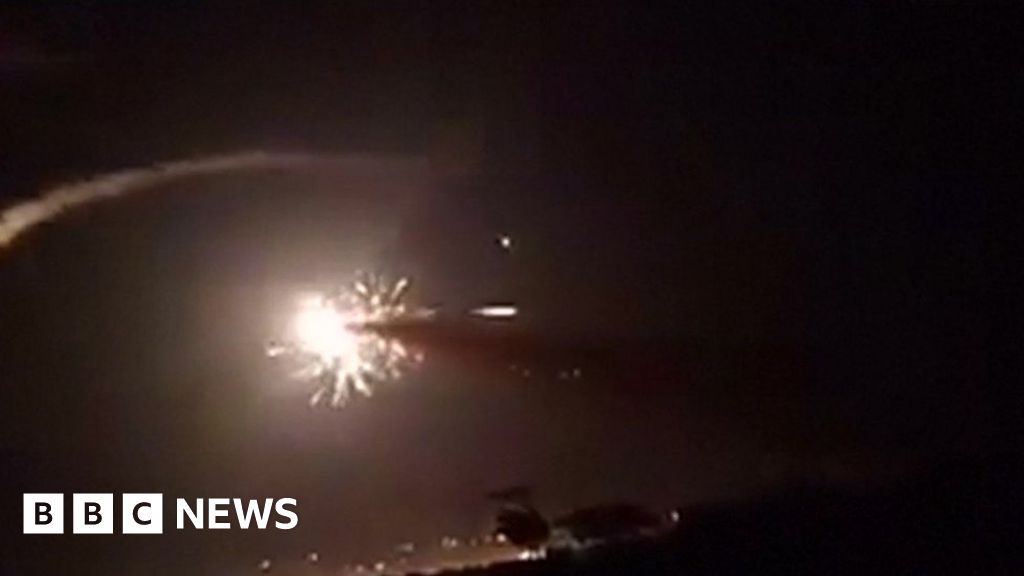 Syria war: Israeli jets ‘hit Iranian targets in Homs and Damascus’