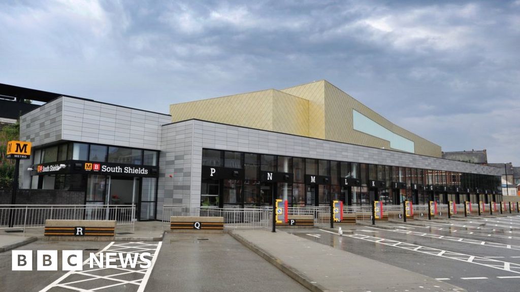 South Shields bus and metro interchange 'best in country' - BBC News