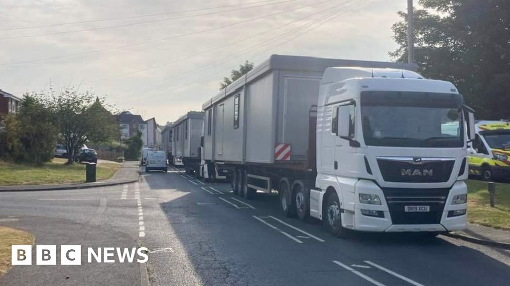Lorries get stuck in Sible Hedingham on way to proposed asylum centre ...
