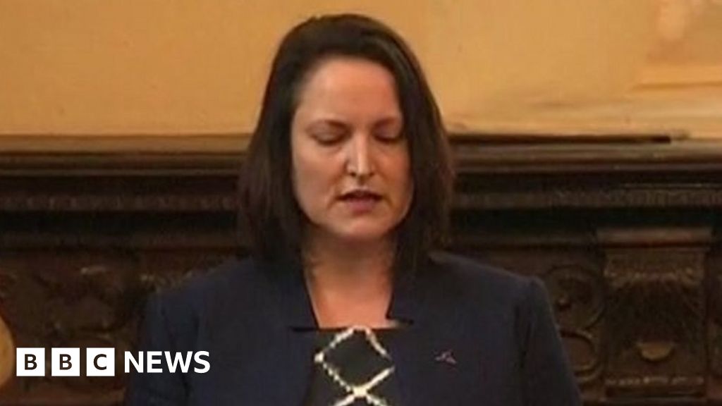 Expenses probe PCC Alison Hernandez branded 'arrogant' - BBC News