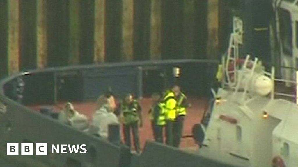 Channel migrant boat off Dover held 34 people - BBC News