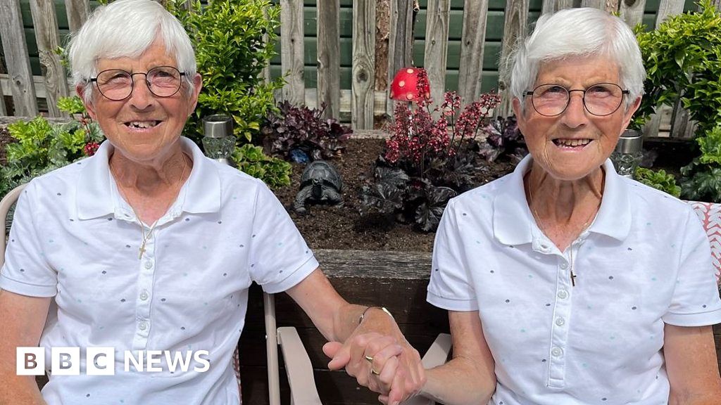 'Double trouble' identical twins on a life together - BBC News