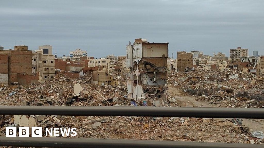 Saudi Arabia: Footage shows demolished Jeddah neighbourhood - BBC News