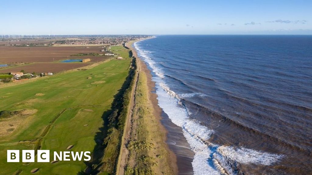Sandilands golf course to become coastal bird haven - BBC News