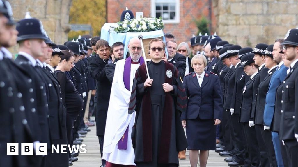 Graham Saville: Funeral for police officer hit by train takes place ...