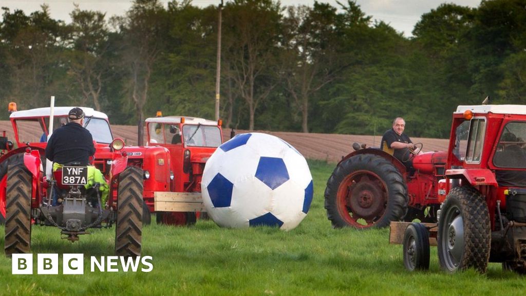 Tractor football takes to the field for Fettercairn tournament - BBC News