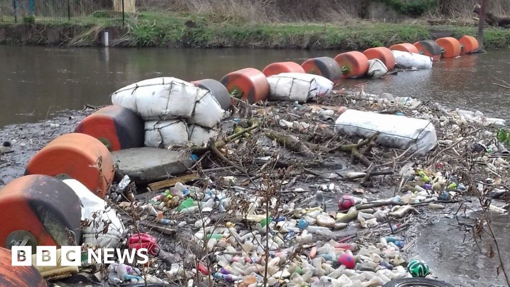 Plastic pollution: 'Mission to eradicate' plastic in canals - BBC News
