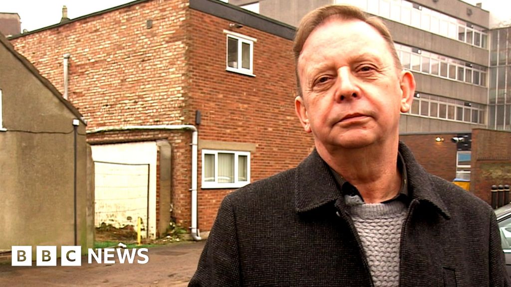 The Leaver reaching out to immigrants - BBC News