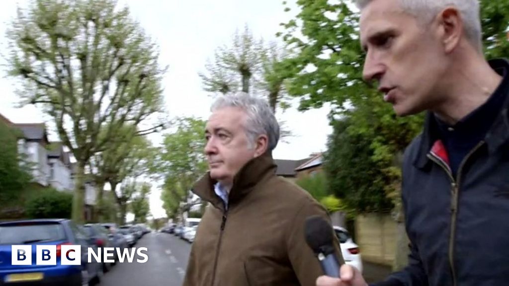 Grenfell Tower: BBC doorsteps man that managed building - BBC News