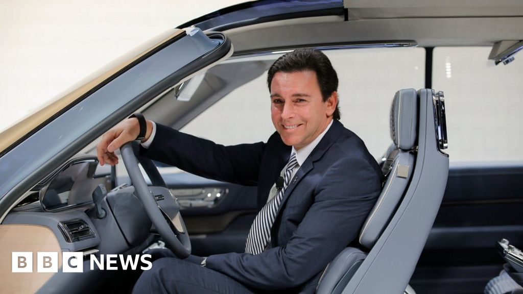 Ford: 'We assume Apple is working on a car' - BBC News