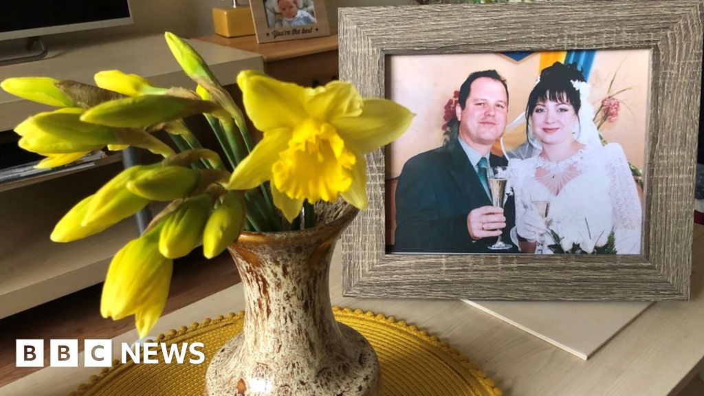 Ukraine crisis: Woman speaks of 'horror' as Russia attacks