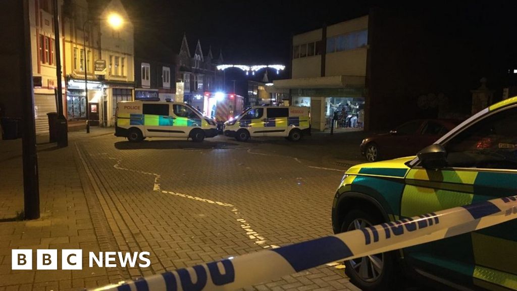 Murder inquiry after man dies in Barry town centre