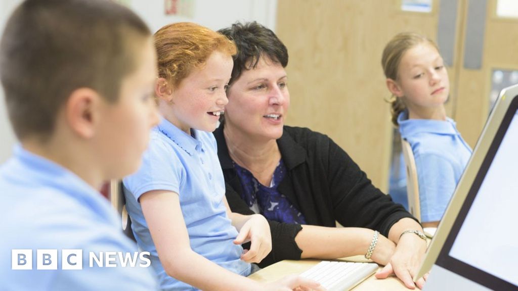 The pendulum swings back on school tests - BBC News