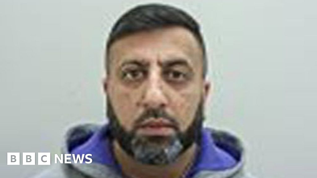 Lancashire Police officer jailed for targeting vulnerable women