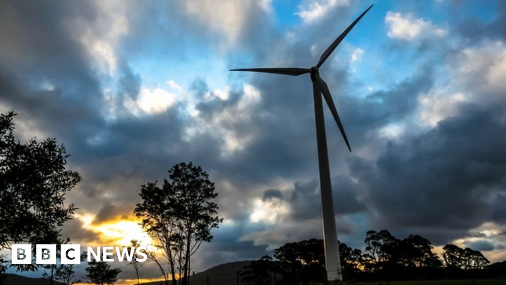 Wind farm project near Hawick taking shape - BBC News