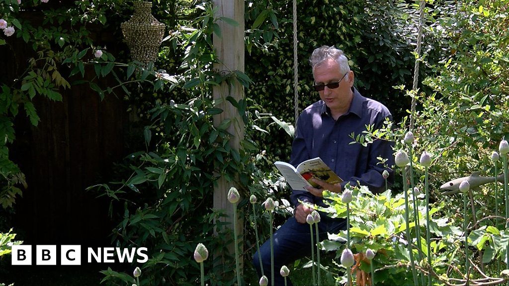 Henry Normal launches National Poetry Day - BBC News