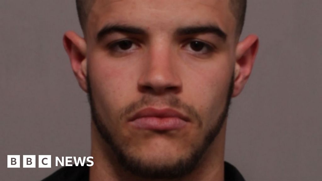 Leicester street knife murderer jailed for 23 years - BBC News