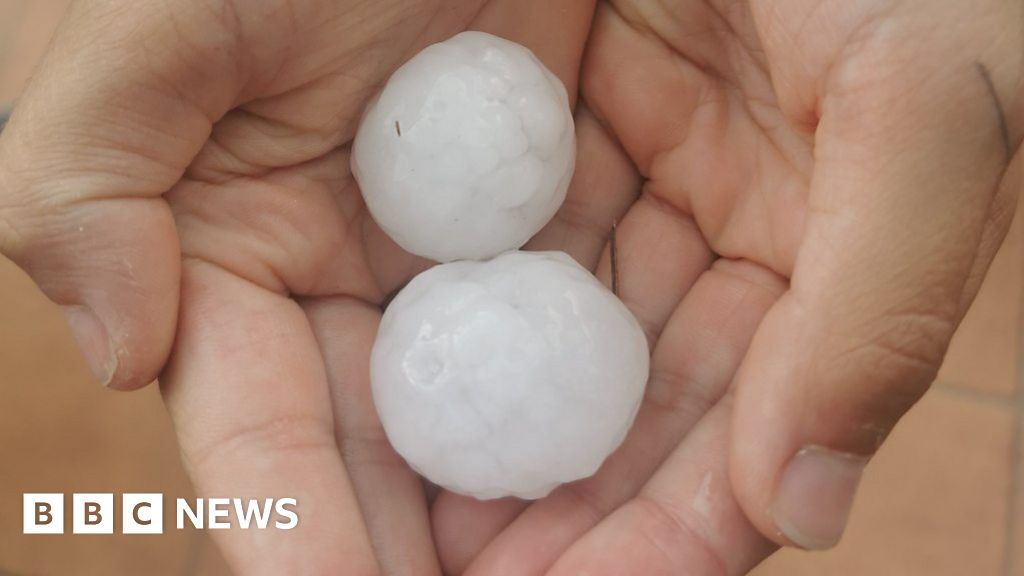 'Day After Tomorrow-style' hail in East of England - BBC News