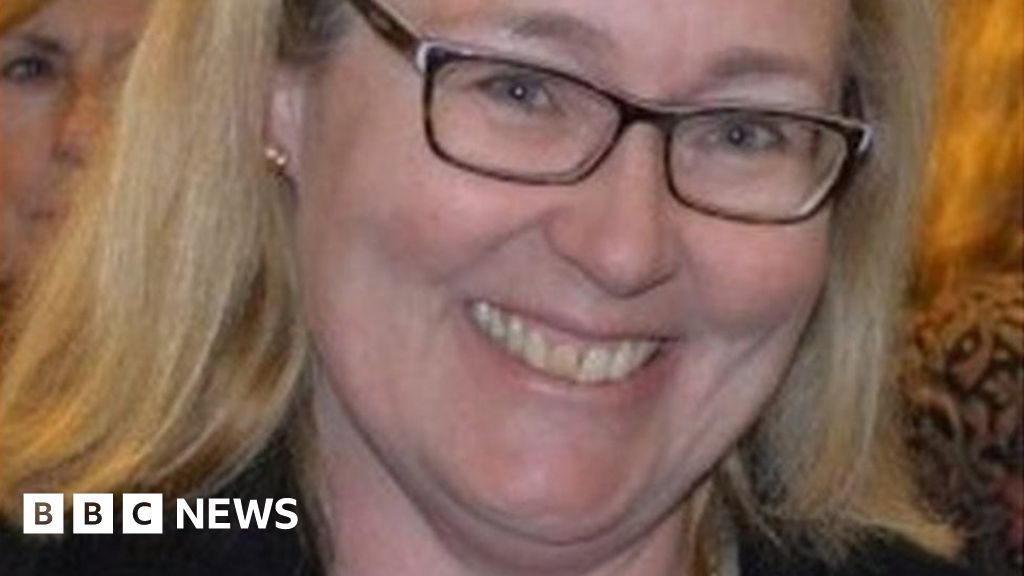 Councillor Penny Jackman's crowdfunding slap bill page removed - BBC News