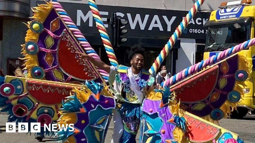 In pictures: Carnival parade returns to Northampton - BBC News