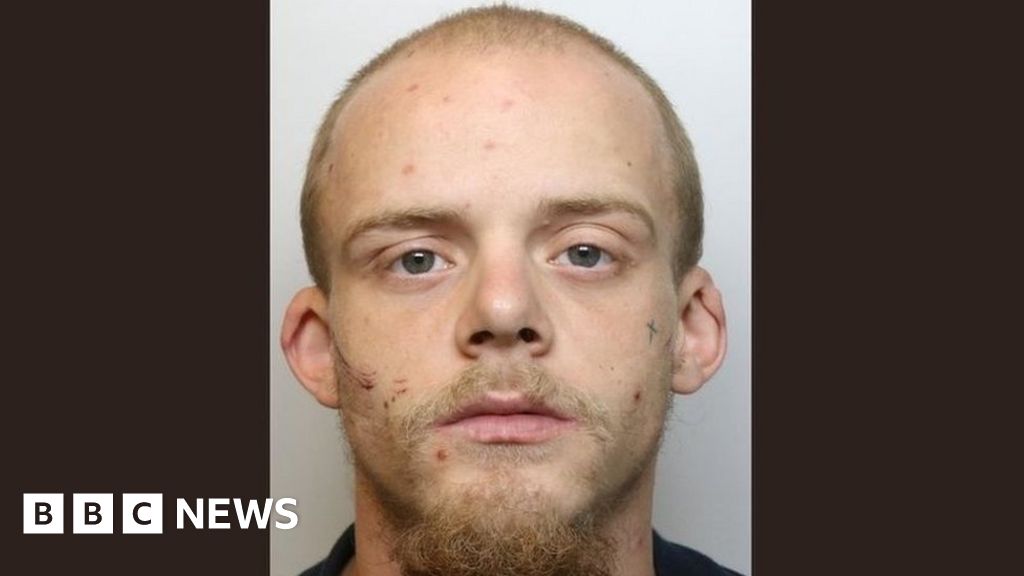 Swindon driver who led police on high-speed chase jailed - BBC News