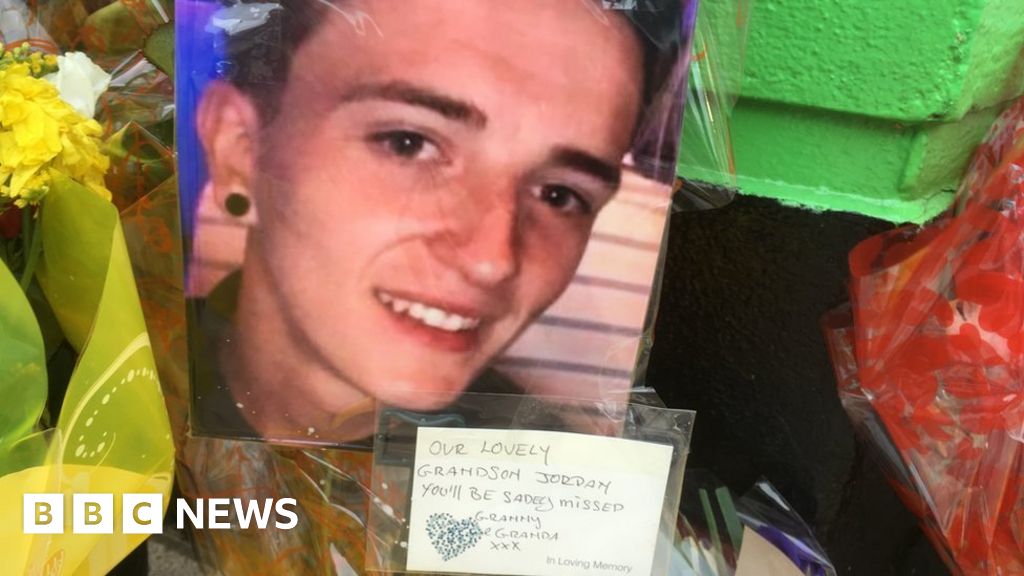 Jordan McConomy: Tribute to fatal Derry assault victim - BBC News