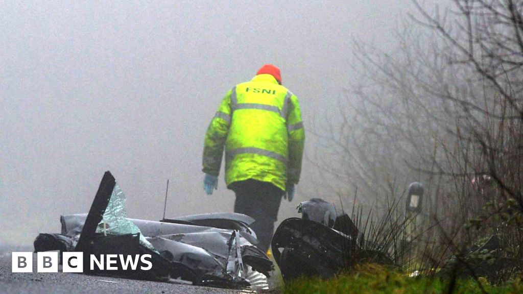 Two teenage students die in County Armagh crash - BBC News