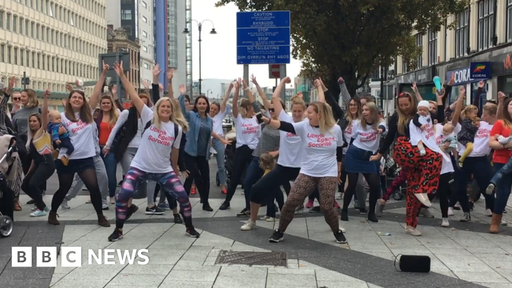 Flexible work: Can Wales lead the world in gender equality? - BBC News