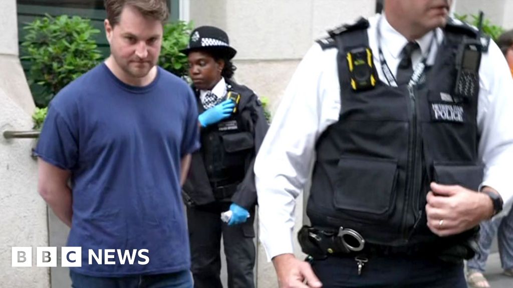 Coronation: Moment protester arrested near Trafalgar Square