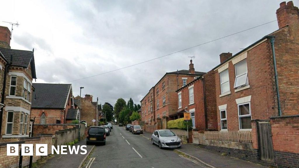 Arrest after man stabbed in neck at Derby probation hostel
