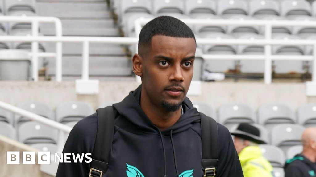 Further arrests after Alexander Isak's home burgled