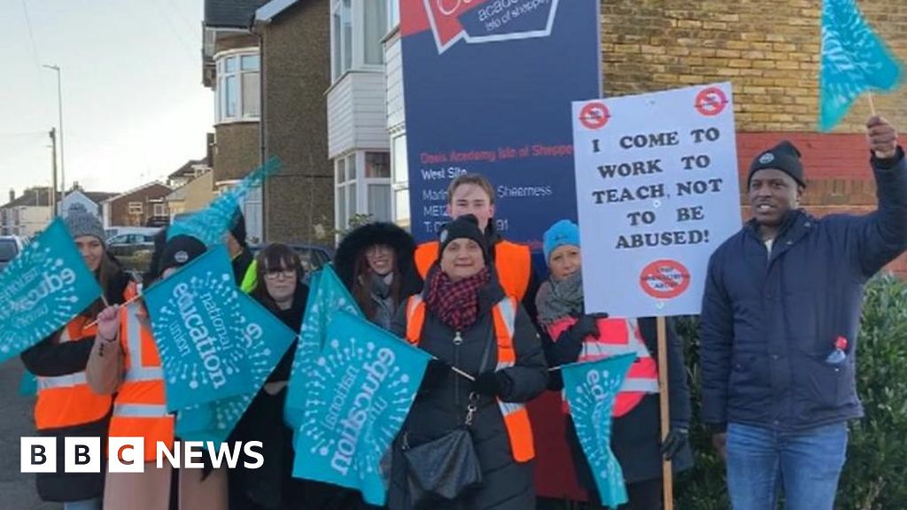 Sheppey school trust founder says he cries over pupil violence - BBC News