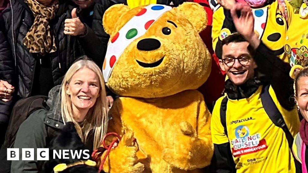 Children in Need: BBC Radio Northampton presenter walks 25 miles - BBC News