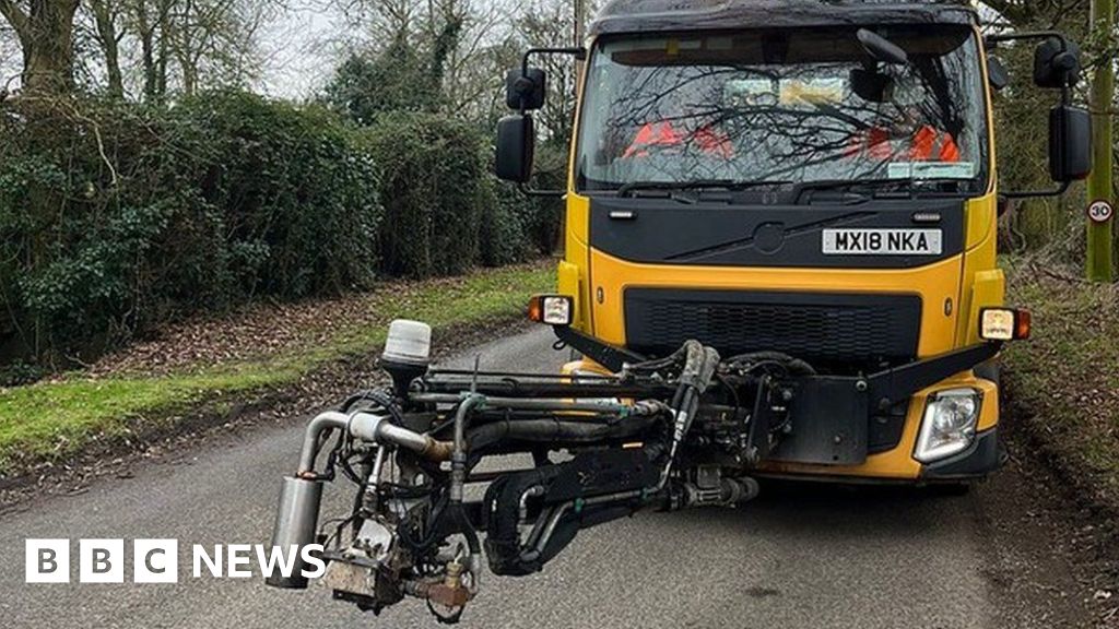 Pothole machine fuelled by vegetable oil to be used in Suffolk