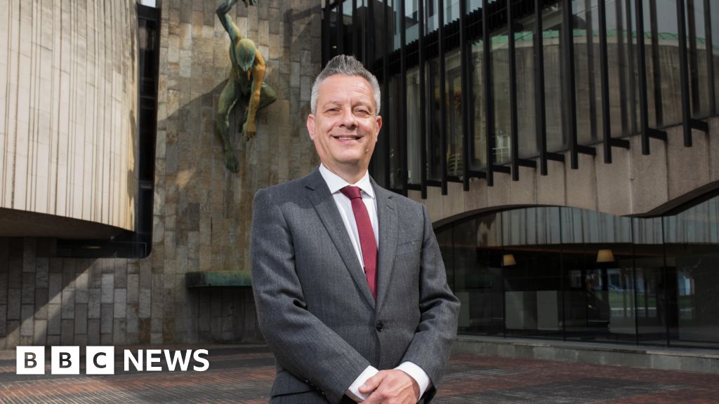 Newcastle council leader Nick Kemp takes leave due to ill health - BBC News