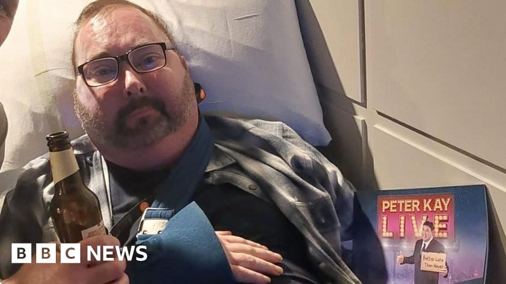 Peter Kay show wish granted for terminal cancer patient - BBC News