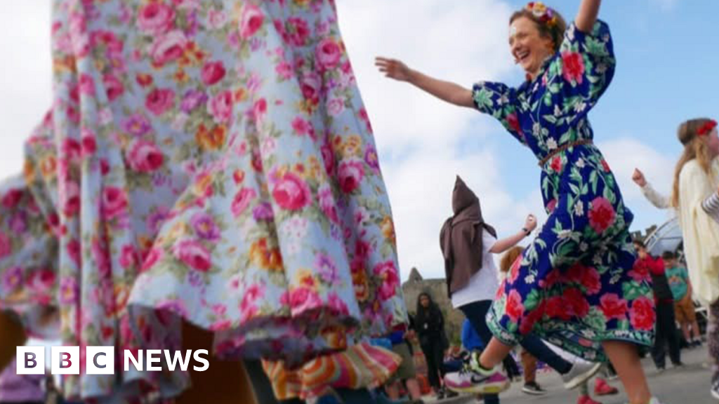 Ongoing cultural revival putting Manx dancing 'back on the map'