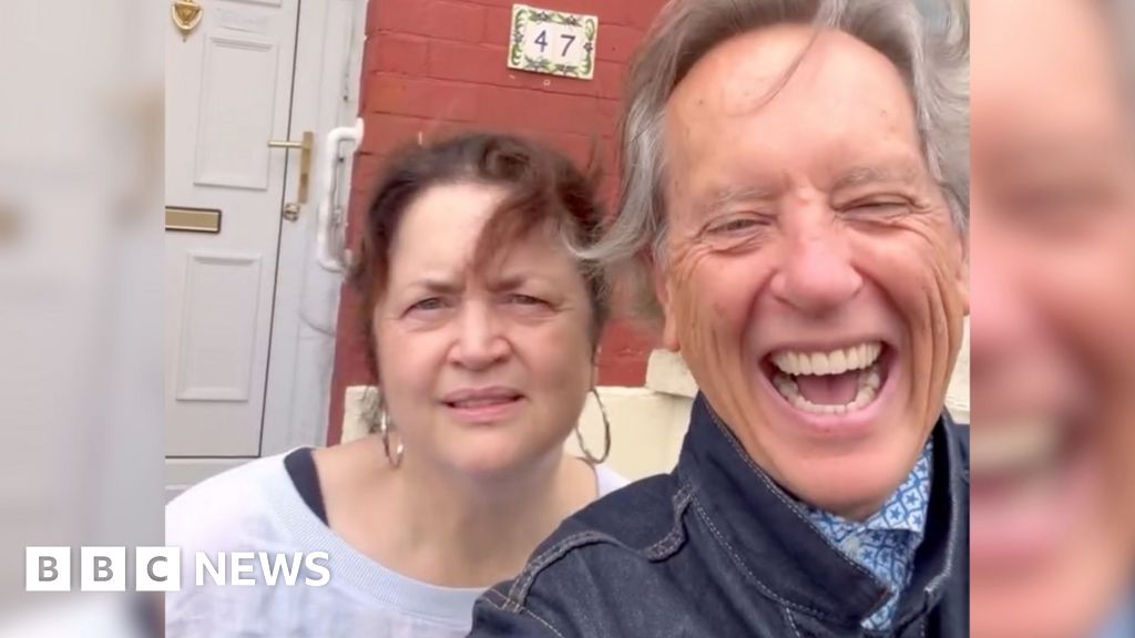 Ruth Jones takes Richard E Grant on a tour of Barry Island