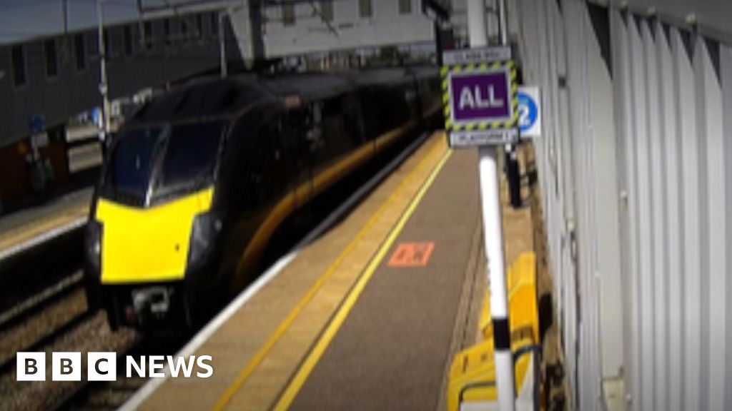 Passengers 'thrown from seats' on speeding train at Peterborough - BBC News