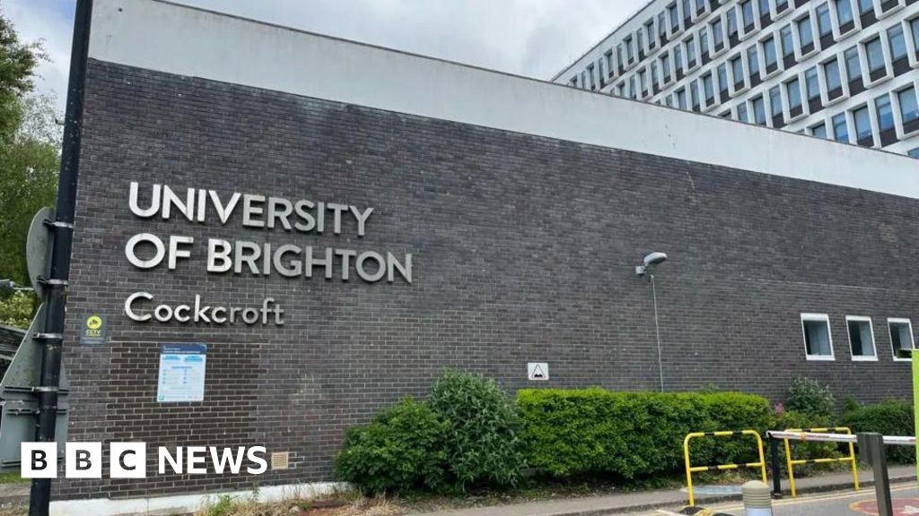 New University of Brighton students can apply for funding boost - BBC News