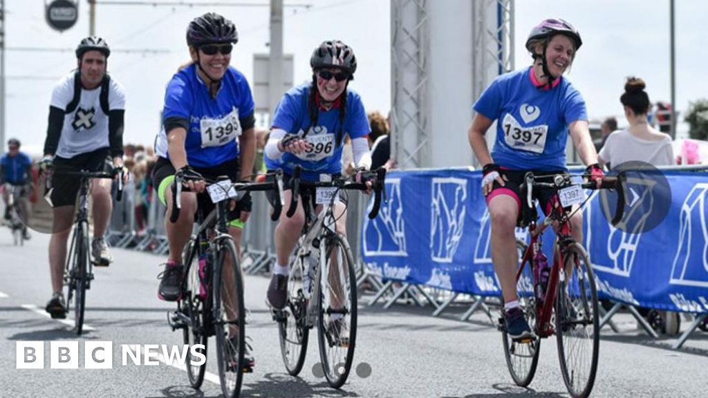 Weekend events see road closures on Blackpool prom - BBC News