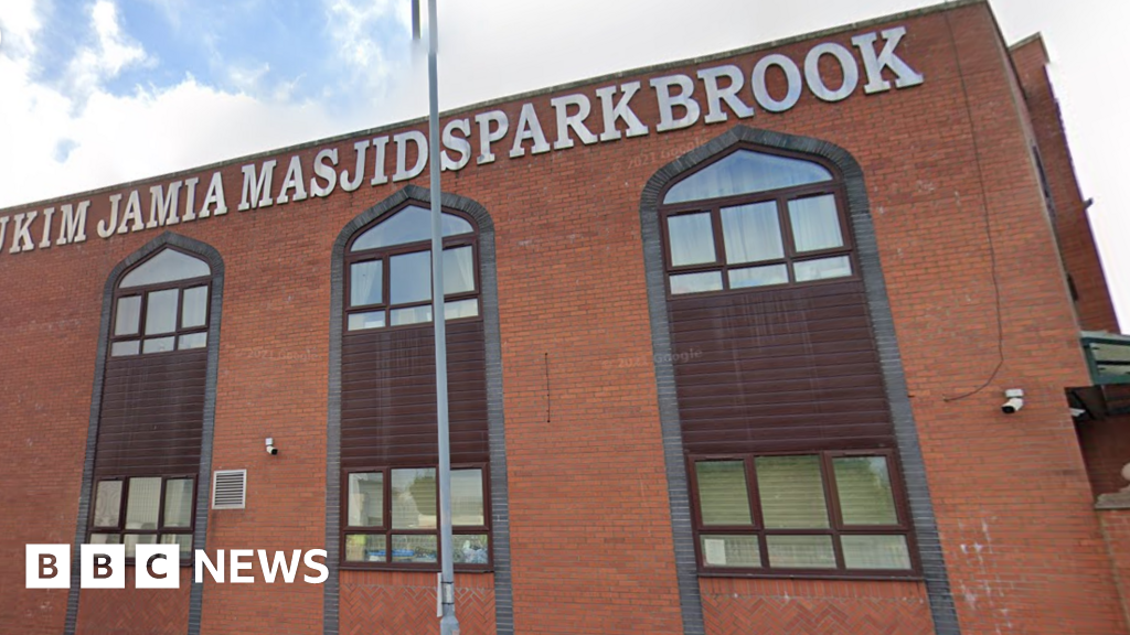 Birmingham mosques thankful for efforts to restore peace - BBC News