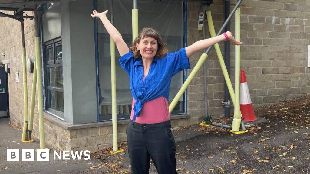 Artist hopes Ecclesall Library mural will get people reading