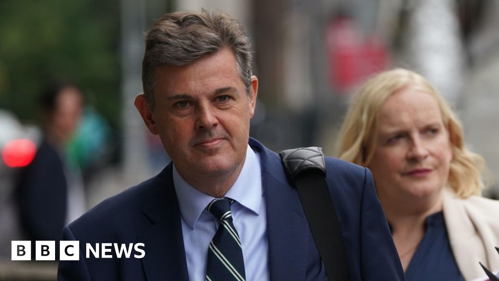 RTÉ insolvent by spring without funding, Kevin Bakhurst says - BBC News