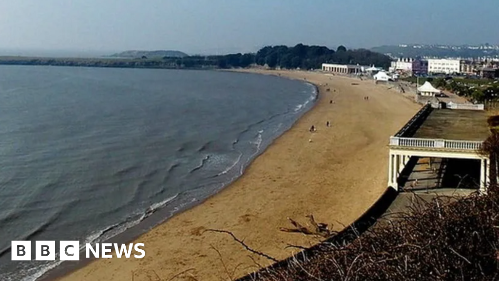 Barry Island: Beach water pollution fears after 'false alarm' - BBC News