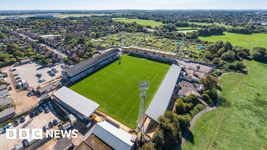 Cambridge United fans want later park and ride services